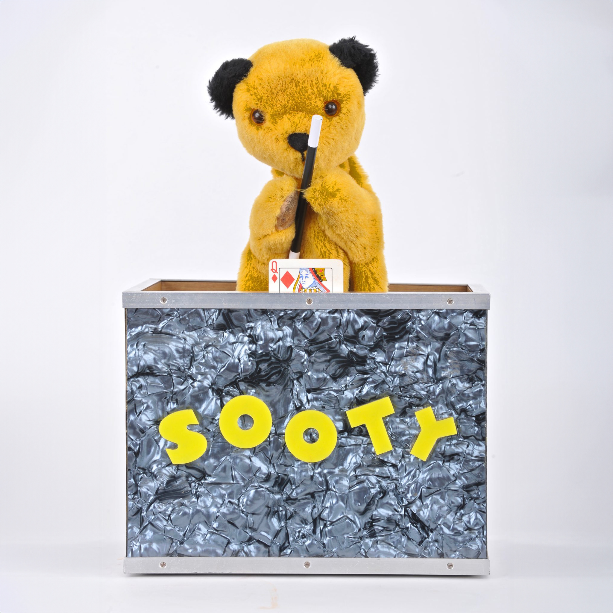 The Magic Circle in 52 Objects – The Magic Circle